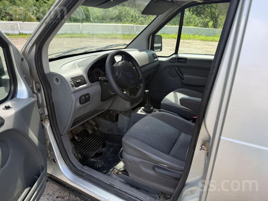 Grey Ford Transit 2006 in Kraslava, with an engine capacity of 1.80 L and mileage of 260 thousand km for 1700 €, photo 14 on AUTOMOTO.COM.LV