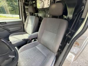 Grey Ford Transit 2006 in Kraslava, with an engine capacity of 1.80 L and mileage of 260 thousand km for 1700 €, photo 15 on AUTOMOTO.COM.LV