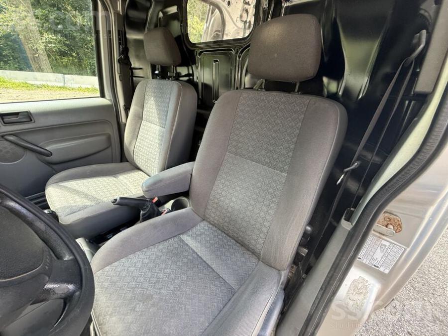 Grey Ford Transit 2006 in Kraslava, with an engine capacity of 1.80 L and mileage of 260 thousand km for 1700 €, photo 15 on AUTOMOTO.COM.LV