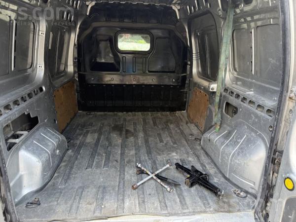Grey Ford Transit 2006 in Kraslava, with an engine capacity of 1.80 L and mileage of 260 thousand km for 1700 €, photo 8 on AUTOMOTO.COM.LV
