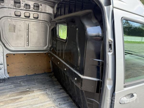 Grey Ford Transit 2006 in Kraslava, with an engine capacity of 1.80 L and mileage of 260 thousand km for 1700 €, photo 9 on AUTOMOTO.COM.LV