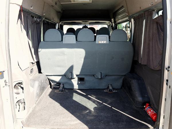 Pelēks Ford Transit 2004 Tallina, ar dzinēja tilpumu 2.00 L un nobraukumu 298 tūkst. km par 1199 €, foto 9 vietnē AUTOMOTO.COM.LV