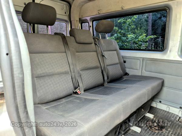 Pelēks Ford Transit 2010 Tallina, ar dzinēja tilpumu 2.20 L un nobraukumu 413 tūkst. km par 3490 €, foto 10 vietnē AUTOMOTO.COM.LV