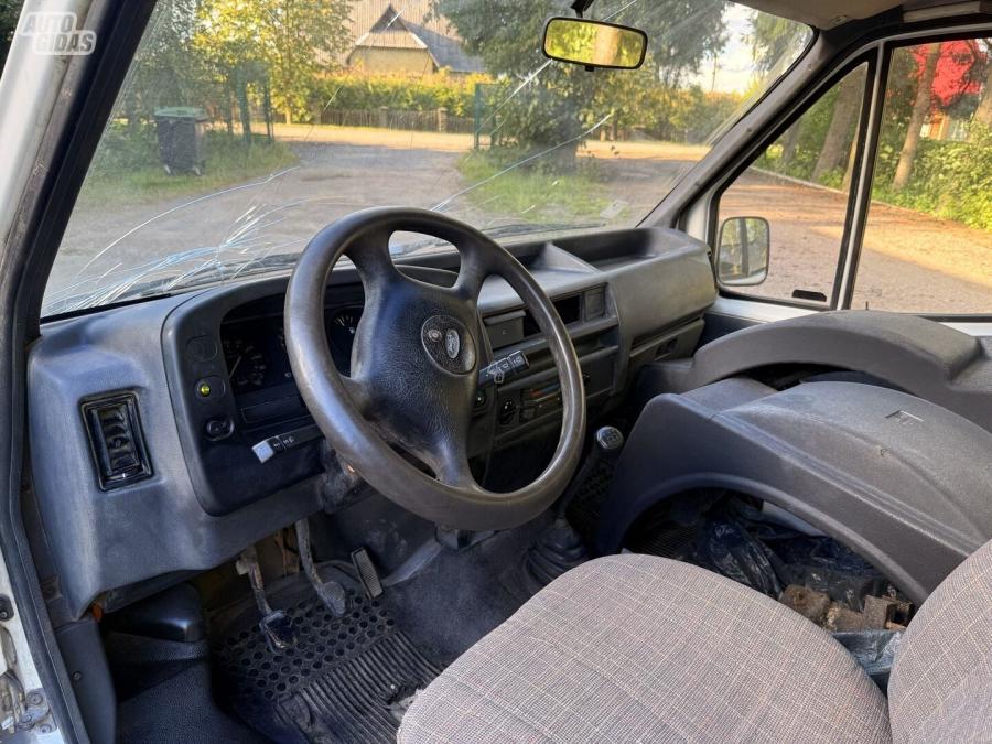 Ford Transit 1993 in Vilnius, with an engine capacity of 2.50 L and mileage of 70 thousand km for 1350 €, photo 8 on AUTOMOTO.COM.LV