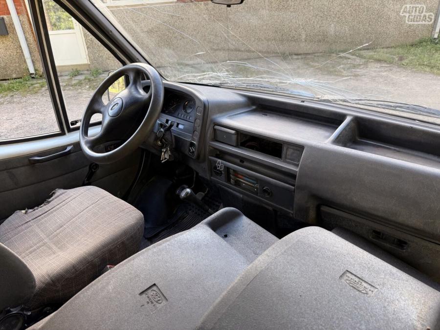 Ford Transit 1993 in Vilnius, with an engine capacity of 2.50 L and mileage of 70 thousand km for 1350 €, photo 9 on AUTOMOTO.COM.LV