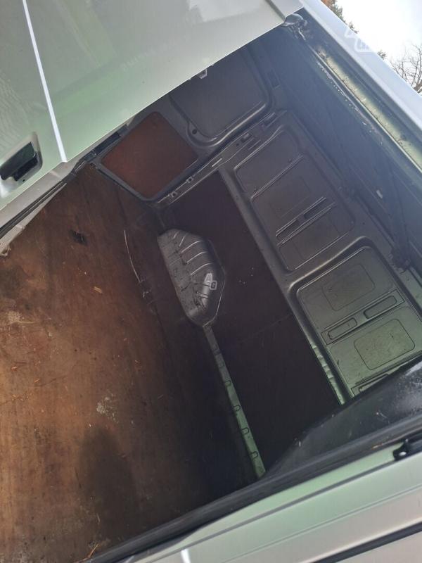 Ford Transit 2001 Jurbarkas, ar dzinēja tilpumu 2.00 L un nobraukumu 318 tūkst. km par 1700 €, foto 8 vietnē AUTOMOTO.COM.LV