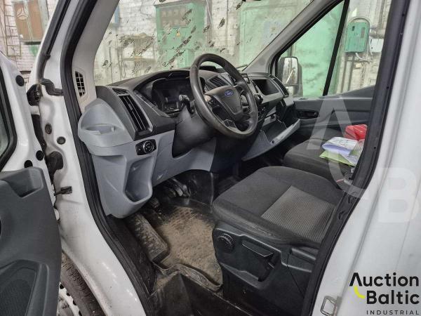 Ford Transit 2015 in Alytus, with an engine capacity of 2.20 L and mileage of 188 thousand km for 5000 €, photo 5 on AUTOMOTO.COM.LV