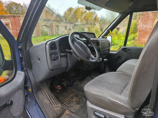 Ford Transit 2006 in Ignalina, with an engine capacity of 2.40 L and mileage of 267 thousand km for 1150 €, photo 7 on AUTOMOTO.COM.LV