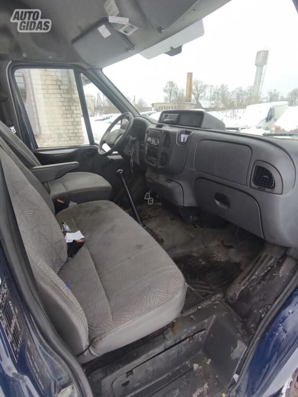 Ford Transit 2006 Ignalina, ar dzinēja tilpumu 2.40 L un nobraukumu 267 tūkst. km par 999 €, foto 3 vietnē AUTOMOTO.COM.LV