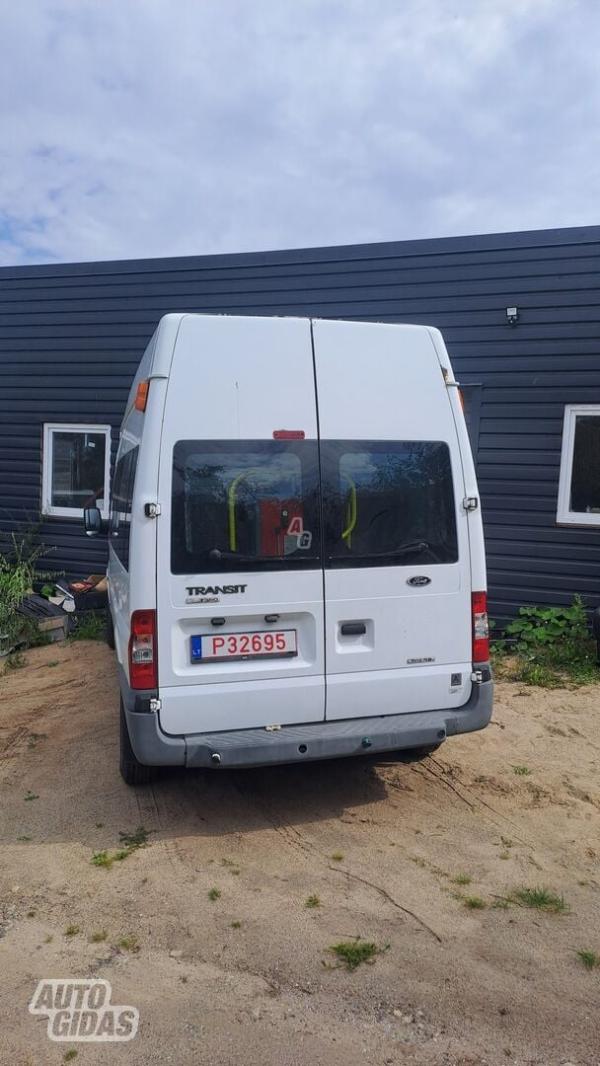 Ford Transit 2010 in Vilnius, with an engine capacity of 2.20 L and mileage of 301 thousand km for 5350 €, photo 4 on AUTOMOTO.COM.LV