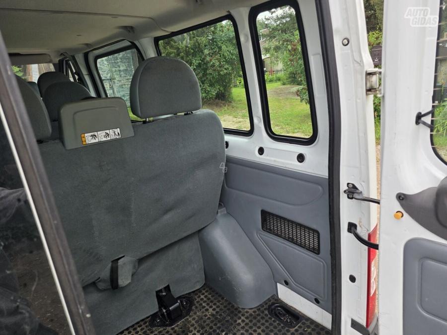 Ford Transit 2013 in Kaunas, with an engine capacity of 2.20 L and mileage of 188 thousand km for 5000 €, photo 8 on AUTOMOTO.COM.LV