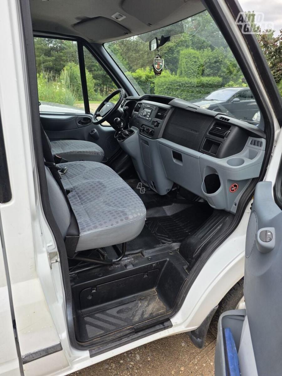 Ford Transit 2013 in Kaunas, with an engine capacity of 2.20 L and mileage of 188 thousand km for 5000 €, photo 9 on AUTOMOTO.COM.LV
