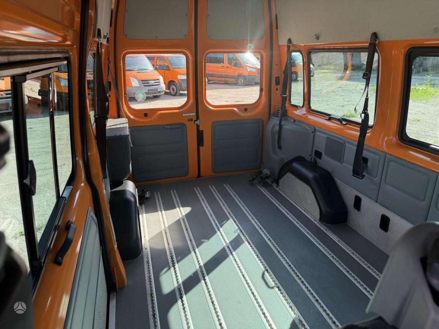 Orange Ford Transit 2012 in Kelme, with an engine capacity of 2.20 L and mileage of 182 thousand km for 7600 €, photo 14 on AUTOMOTO.COM.LV
