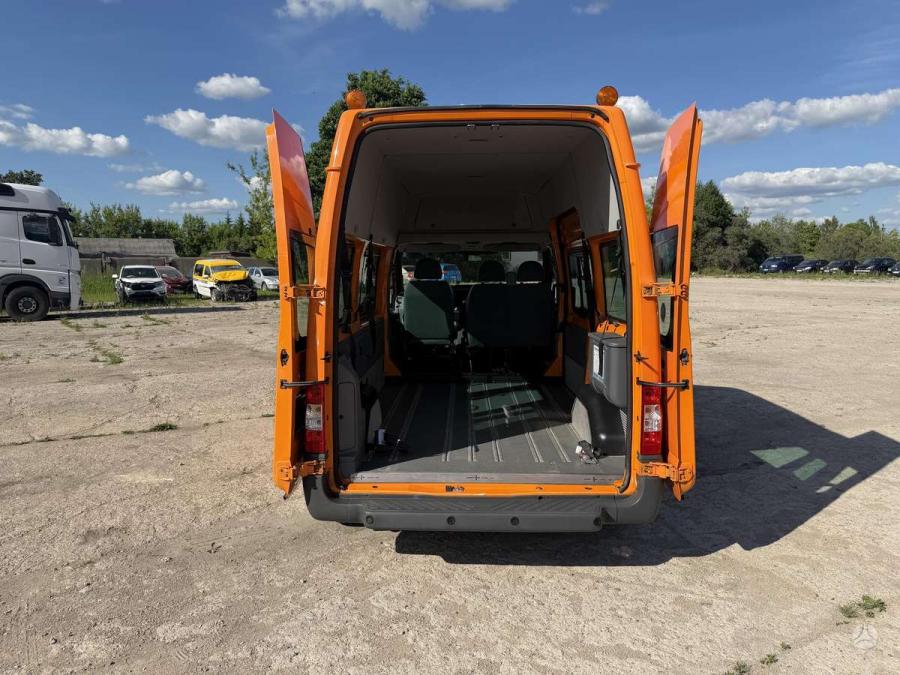 Orange Ford Transit 2012 in Kelme, with an engine capacity of 2.20 L and mileage of 182 thousand km for 7600 €, photo 16 on AUTOMOTO.COM.LV