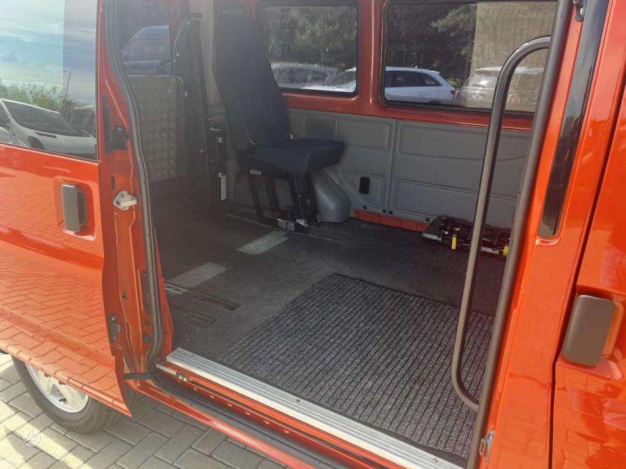 Orange Ford Transit 2012 in Taurage, with an engine capacity of 2.20 L and mileage of 245 thousand km for 6300 €, photo 11 on AUTOMOTO.COM.LV