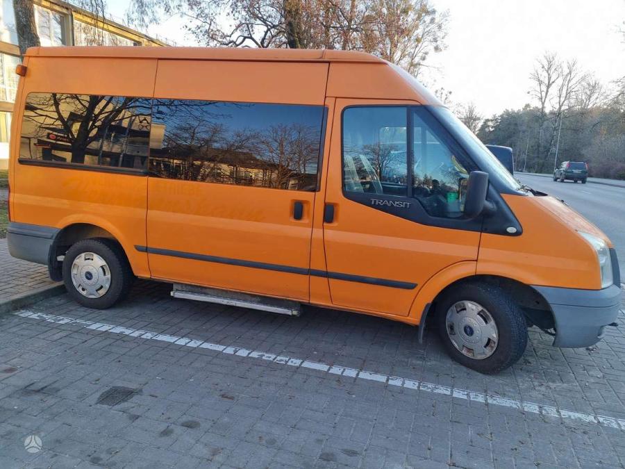 Orange Ford Transit 2013 in Druskininkai, with an engine capacity of 2.20 L and mileage of 237 thousand km for 5500 €, photo 3 on AUTOMOTO.COM.LV