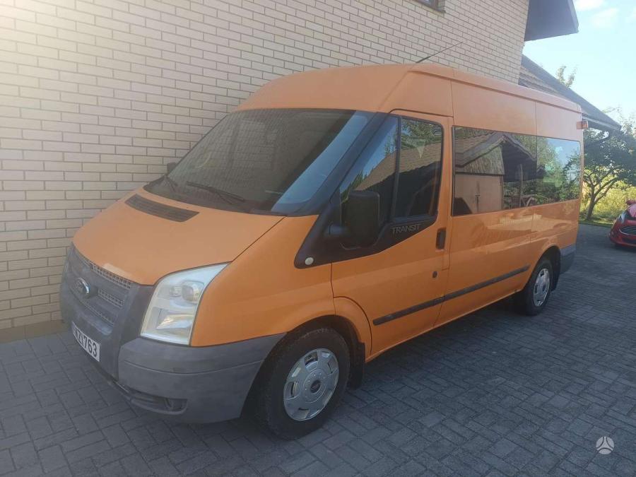 Orange Ford Transit 2013 in Kaunas, with an engine capacity of 2.20 L and mileage of 271 thousand km for 9000 €, photo 1 on AUTOMOTO.COM.LV