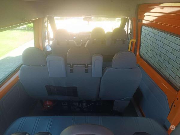 Orange Ford Transit 2013 in Kaunas, with an engine capacity of 2.20 L and mileage of 271 thousand km for 9000 €, photo 6 on AUTOMOTO.COM.LV