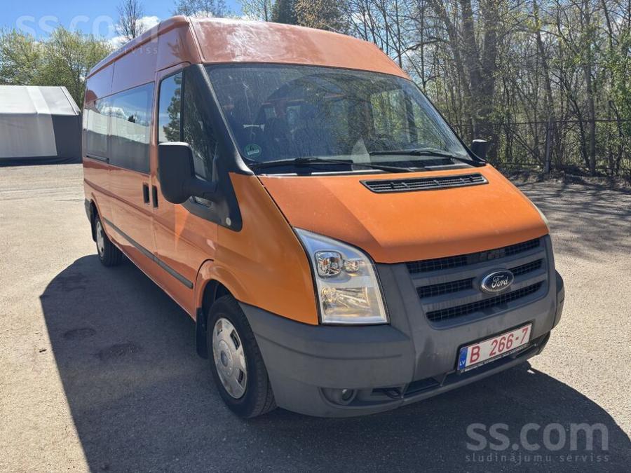 Orange Ford Transit 2011 in Ogre, with an engine capacity of 2.20 L and mileage of 93 thousand km for 7980 €, photo 5 on AUTOMOTO.COM.LV