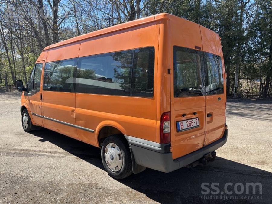 Orange Ford Transit 2011 in Ogre, with an engine capacity of 2.20 L and mileage of 93 thousand km for 7980 €, photo 7 on AUTOMOTO.COM.LV