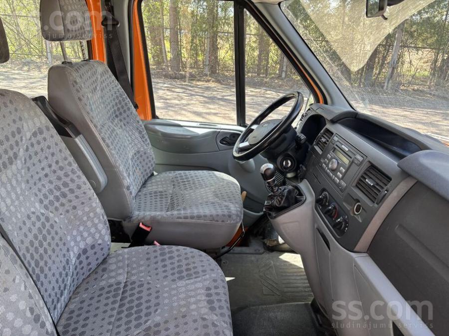Orange Ford Transit 2011 in Ogre, with an engine capacity of 2.20 L and mileage of 93 thousand km for 7980 €, photo 12 on AUTOMOTO.COM.LV