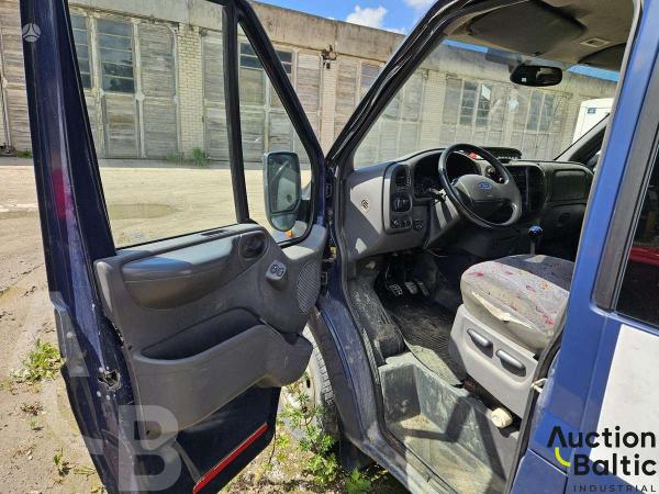 Ford Transit 2002 Marijampole, ar dzinēja tilpumu 2.00 L un nobraukumu 337 tūkst. km par 110 €, foto 5 vietnē AUTOMOTO.COM.LV