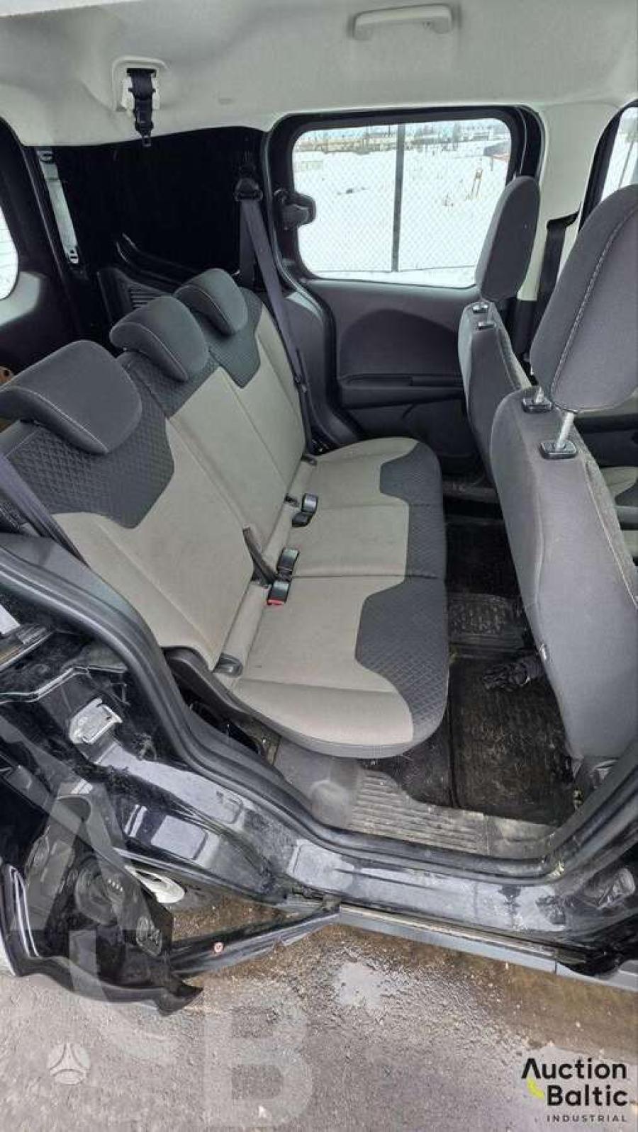 Ford Transit 2019 in Mazeikiai, with an engine capacity of 1.00 L and mileage of 169 thousand km for 3000 €, photo 10 on AUTOMOTO.COM.LV