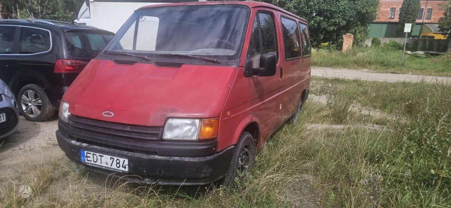 Sarkans Ford Transit 1991 Kauņa, ar dzinēja tilpumu 2.50 L un nobraukumu 180 tūkst. km par 800 €, foto 4 vietnē AUTOMOTO.COM.LV