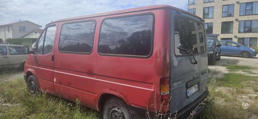 Sarkans Ford Transit 1991 Kauņa, ar dzinēja tilpumu 2.50 L un nobraukumu 180 tūkst. km par 800 €, foto 5 vietnē AUTOMOTO.COM.LV