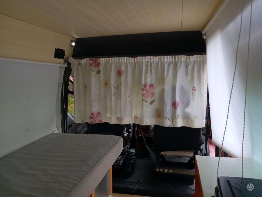 Sarkans Ford Transit 2004 Viļņa, ar dzinēja tilpumu 2.00 L un nobraukumu 250 tūkst. km par 2999 €, foto 28 vietnē AUTOMOTO.COM.LV