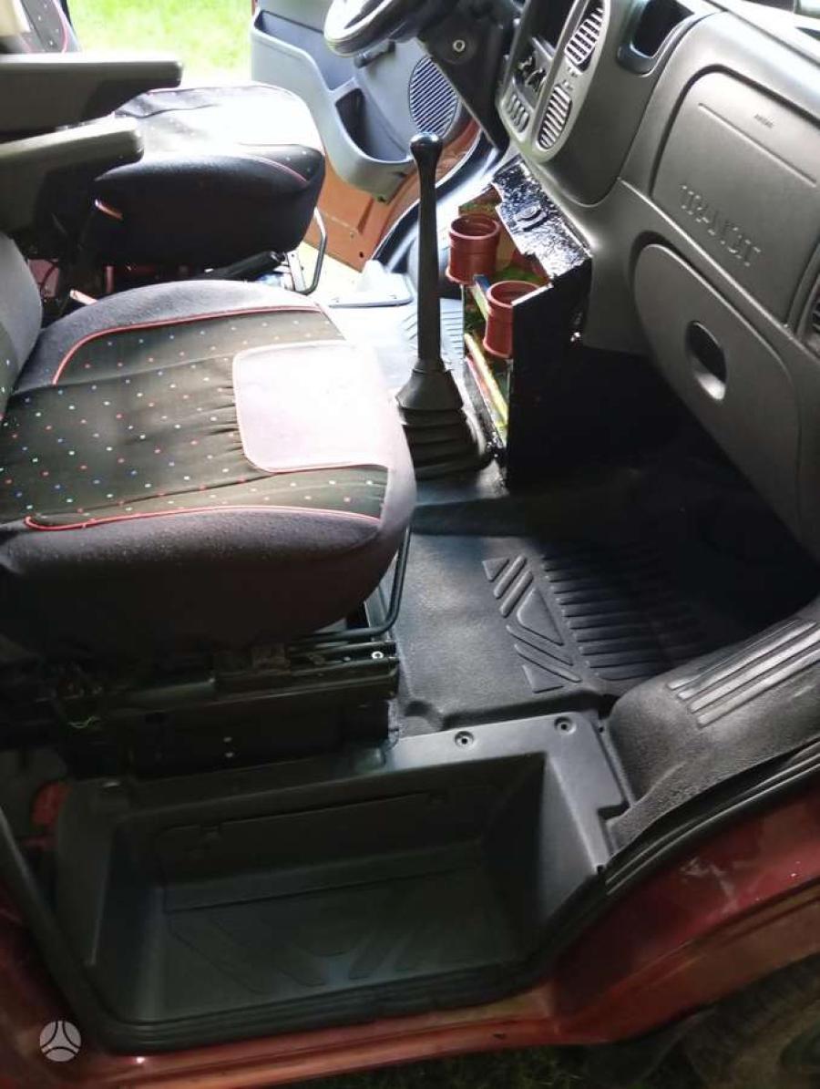 Sarkans Ford Transit 2004 Viļņa, ar dzinēja tilpumu 2.00 L un nobraukumu 250 tūkst. km par 2999 €, foto 45 vietnē AUTOMOTO.COM.LV