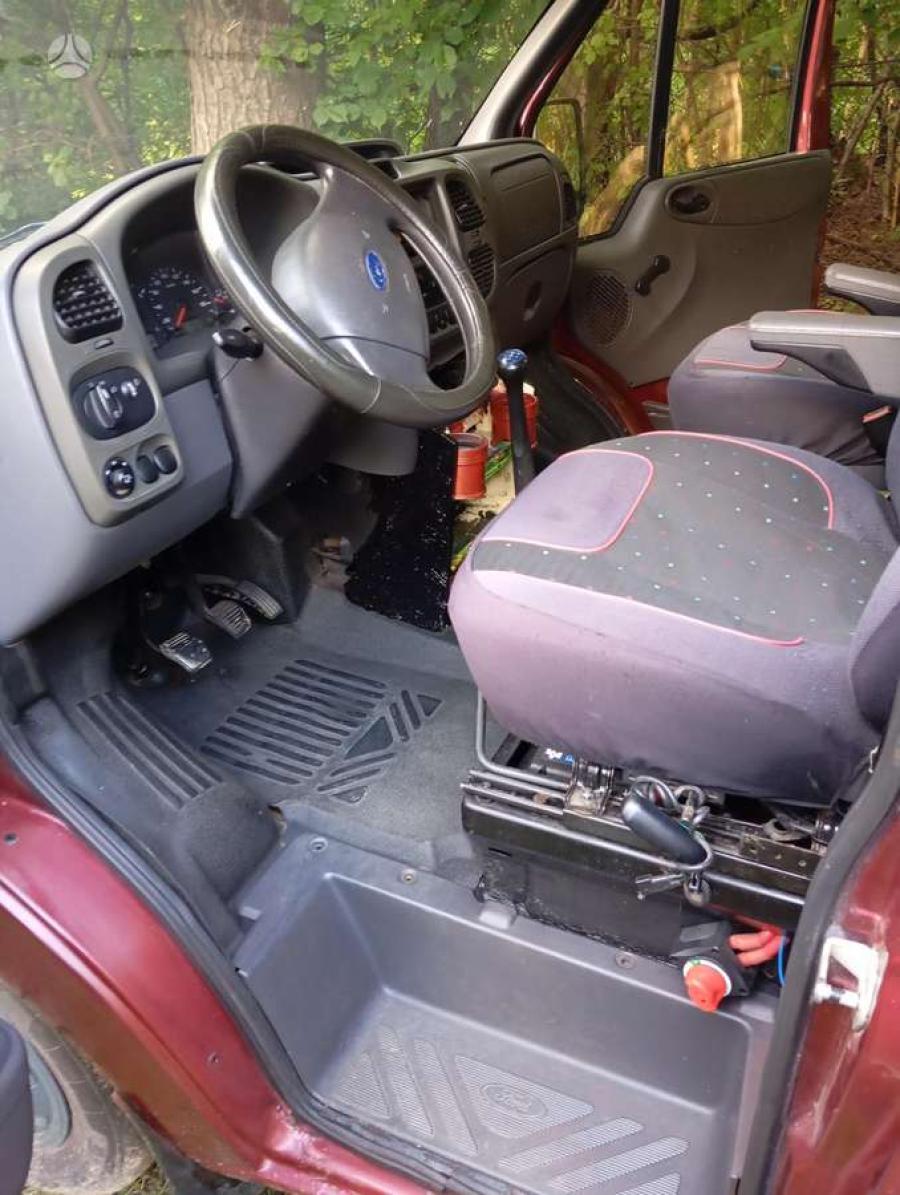 Sarkans Ford Transit 2004 Viļņa, ar dzinēja tilpumu 2.00 L un nobraukumu 250 tūkst. km par 2999 €, foto 46 vietnē AUTOMOTO.COM.LV