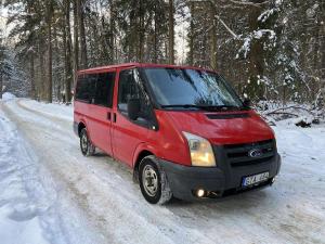 Sarkans Ford Transit 2006 Viļņa, ar dzinēja tilpumu 2.20 L un nobraukumu 232 tūkst. km par 4200 €, foto  vietnē AUTOMOTO.COM.LV