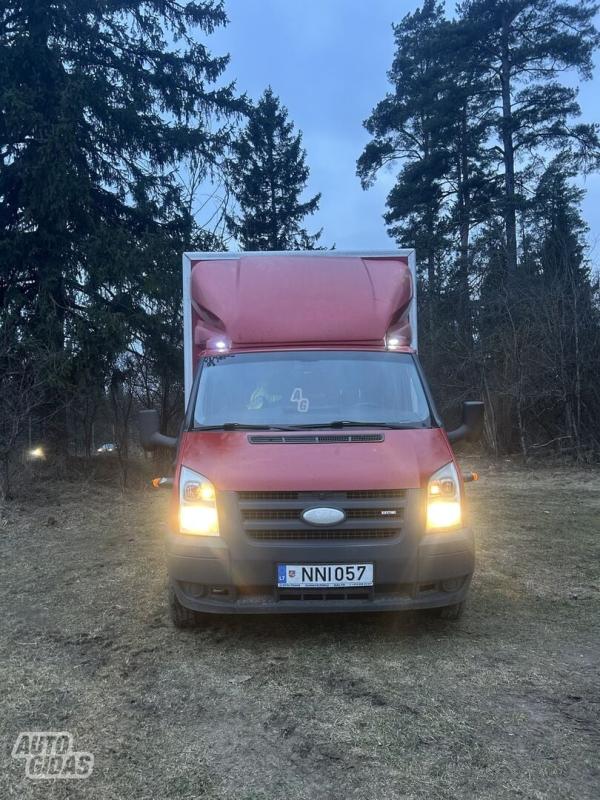 Sarkans Ford Transit 2006 Viļņa, ar dzinēja tilpumu 2.40 L un nobraukumu 357 tūkst. km par 3900 €, foto 2 vietnē AUTOMOTO.COM.LV