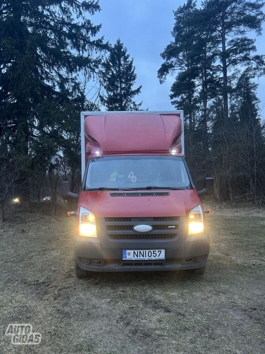 Sarkans Ford Transit 2006 Viļņa, ar dzinēja tilpumu 2.40 L un nobraukumu 357 tūkst. km par 3900 €, foto 3 vietnē AUTOMOTO.COM.LV