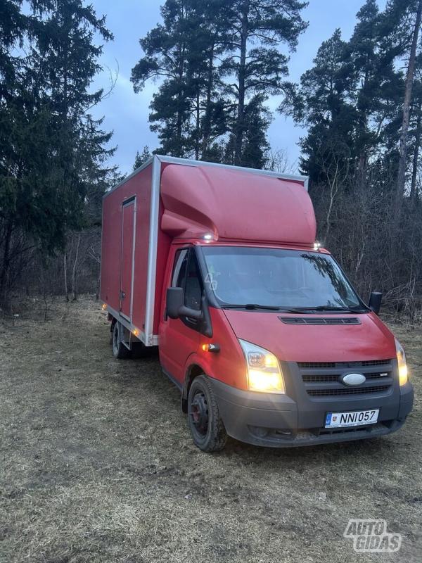 Sarkans Ford Transit 2006 Viļņa, ar dzinēja tilpumu 2.40 L un nobraukumu 357 tūkst. km par 3900 €, foto 3 vietnē AUTOMOTO.COM.LV