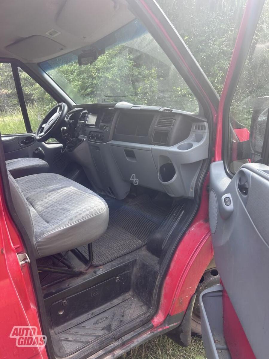 Sarkans Ford Transit 2006 Viļņa, ar dzinēja tilpumu 2.40 L un nobraukumu 357 tūkst. km par 3800 €, foto 8 vietnē AUTOMOTO.COM.LV