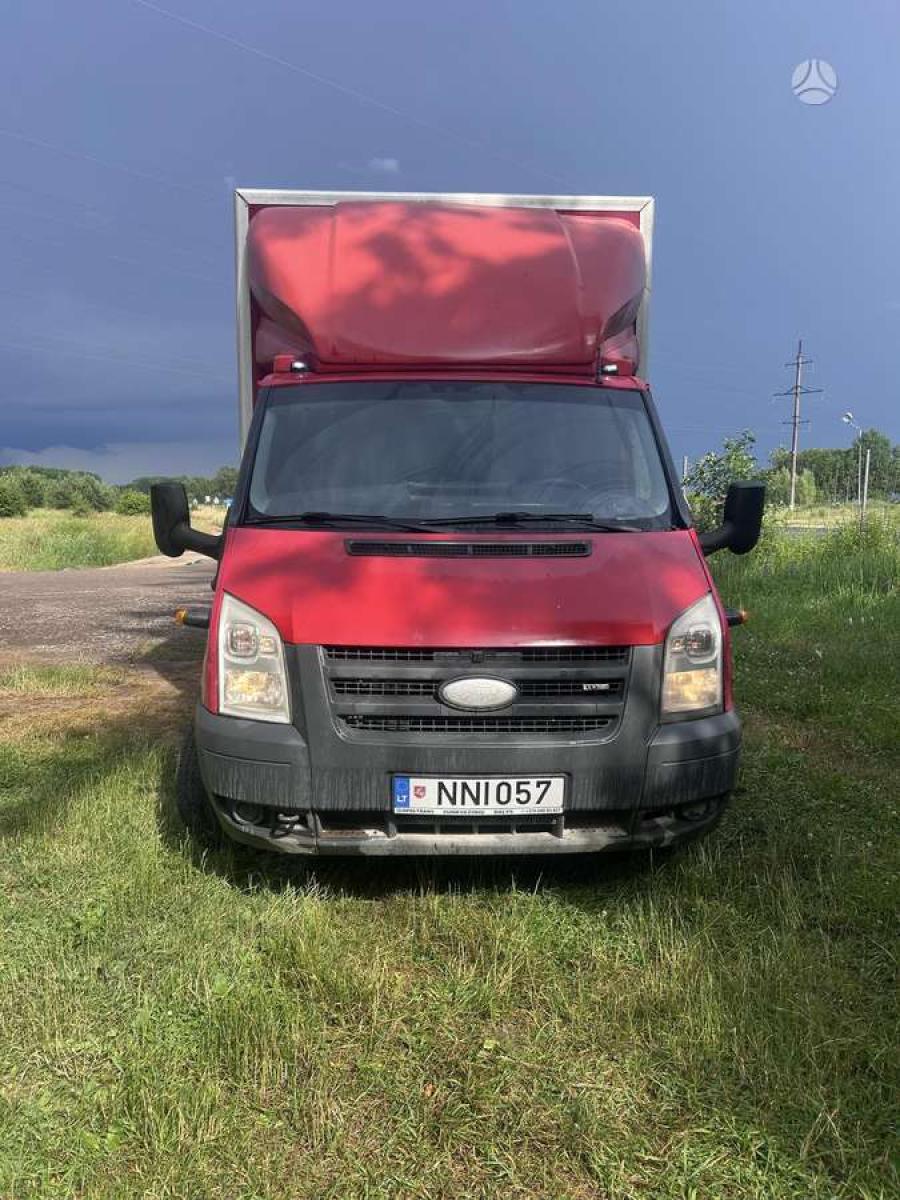 Sarkans Ford Transit 2006 Viļņa, ar dzinēja tilpumu 2.40 L un nobraukumu 357 tūkst. km par 4000 €, foto 3 vietnē AUTOMOTO.COM.LV