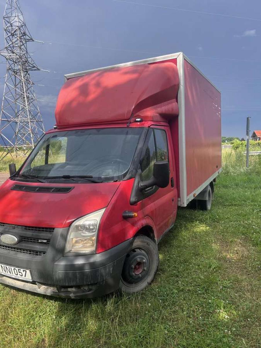 Sarkans Ford Transit 2006 Viļņa, ar dzinēja tilpumu 2.40 L un nobraukumu 357 tūkst. km par 4000 €, foto 4 vietnē AUTOMOTO.COM.LV