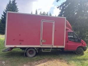 Sarkans Ford Transit 2006 Viļņa, ar dzinēja tilpumu 2.40 L un nobraukumu 357 tūkst. km par 4000 €, foto 5 vietnē AUTOMOTO.COM.LV