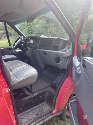 Sarkans Ford Transit 2006 Viļņa, ar dzinēja tilpumu 2.40 L un nobraukumu 357 tūkst. km par 4000 €, foto 8 vietnē AUTOMOTO.COM.LV