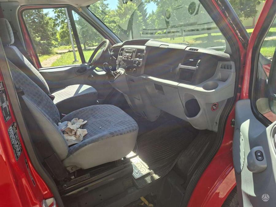 Red Ford Transit 2007 in Silute, with an engine capacity of 2.20 L and mileage of 336 thousand km for 3400 €, photo 6 on AUTOMOTO.COM.LV