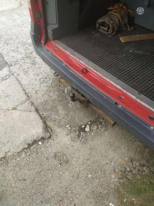Sarkans Ford Transit 2007 Visaginas, ar dzinēja tilpumu 2.20 L un nobraukumu 630 tūkst. km par 3500 €, foto 5 vietnē AUTOMOTO.COM.LV