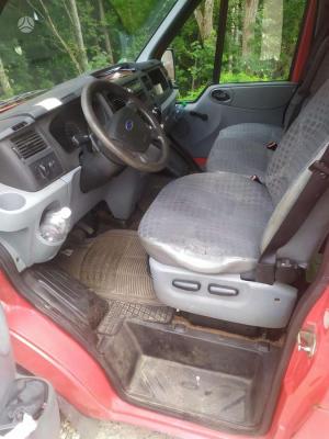 Red Ford Transit 2007 in Visaginas, with an engine capacity of 2.20 L and mileage of 630 thousand km for 3500 €, photo 10 on AUTOMOTO.COM.LV