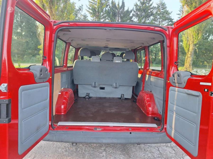 Red Ford Transit 2010 in Taurage, with an engine capacity of 2.20 L and mileage of 217 thousand km for 4000 €, photo 6 on AUTOMOTO.COM.LV