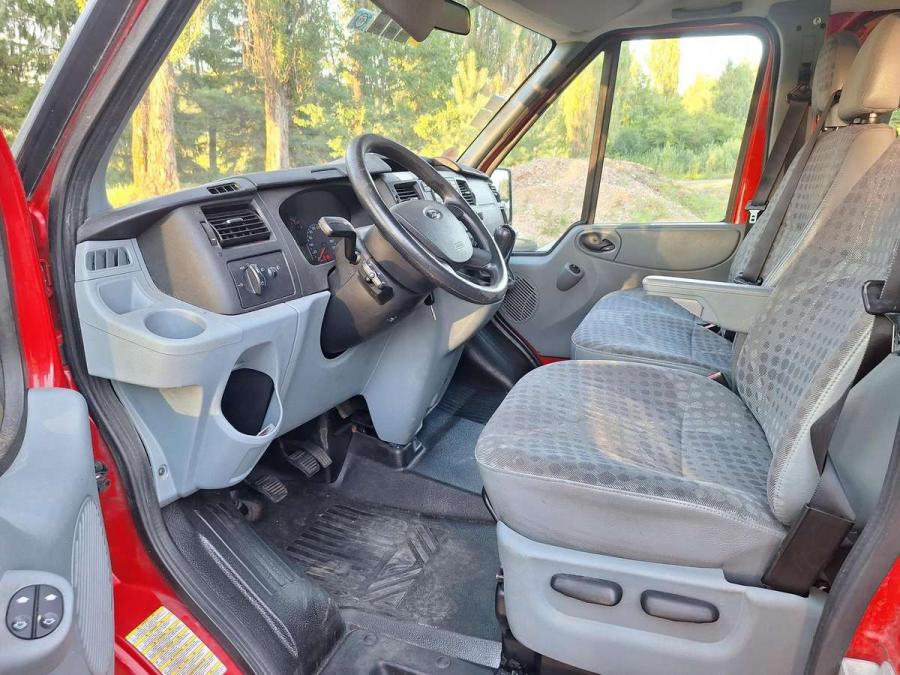 Red Ford Transit 2010 in Taurage, with an engine capacity of 2.20 L and mileage of 217 thousand km for 4000 €, photo 9 on AUTOMOTO.COM.LV