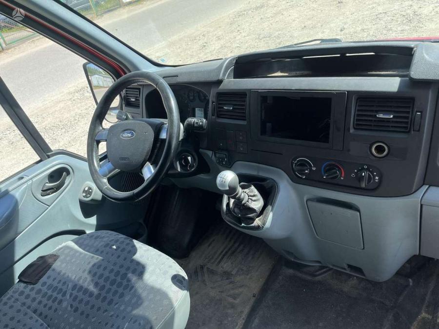 Red Ford Transit 2012 in Vilnius, with an engine capacity of 2.20 L and mileage of 2800 thousand km for 2900 €, photo 7 on AUTOMOTO.COM.LV