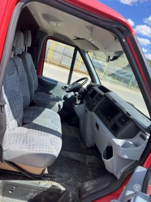 Red Ford Transit 2012 in Vilnius, with an engine capacity of 2.20 L and mileage of 2800 thousand km for 2900 €, photo 8 on AUTOMOTO.COM.LV