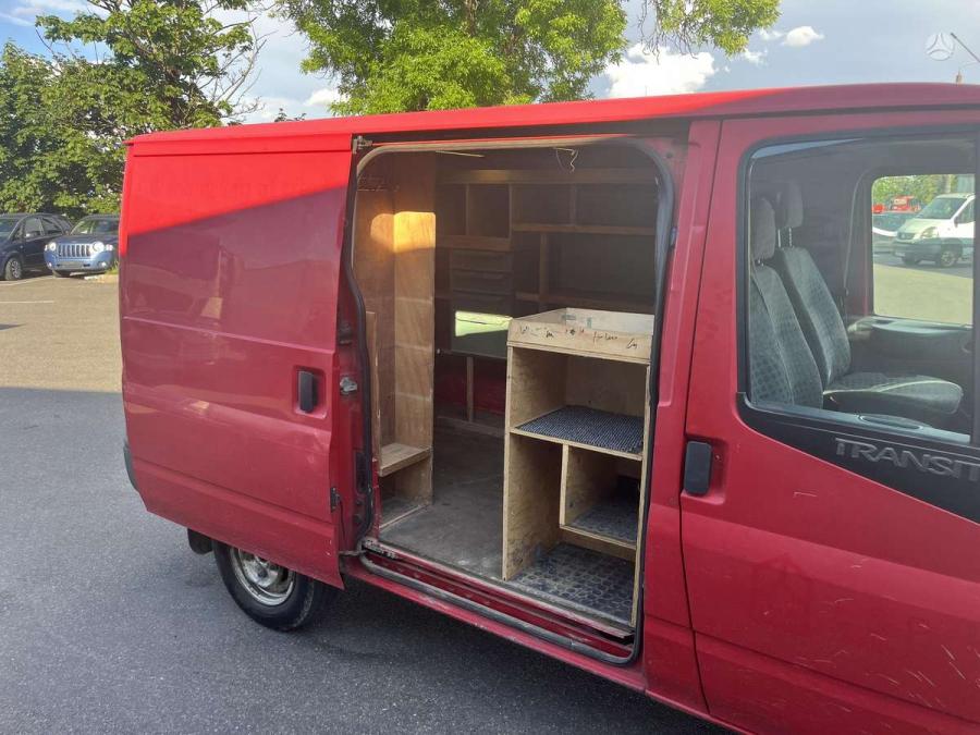 Red Ford Transit 2012 in Vilnius, with an engine capacity of 2.20 L and mileage of 284 thousand km for 2600 €, photo 6 on AUTOMOTO.COM.LV