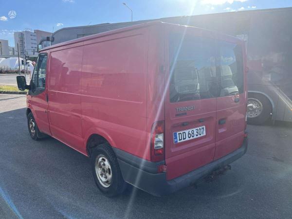 Red Ford Transit 2012 in Vilnius, with an engine capacity of 2.20 L and mileage of 280 thousand km for 2950 €, photo 4 on AUTOMOTO.COM.LV